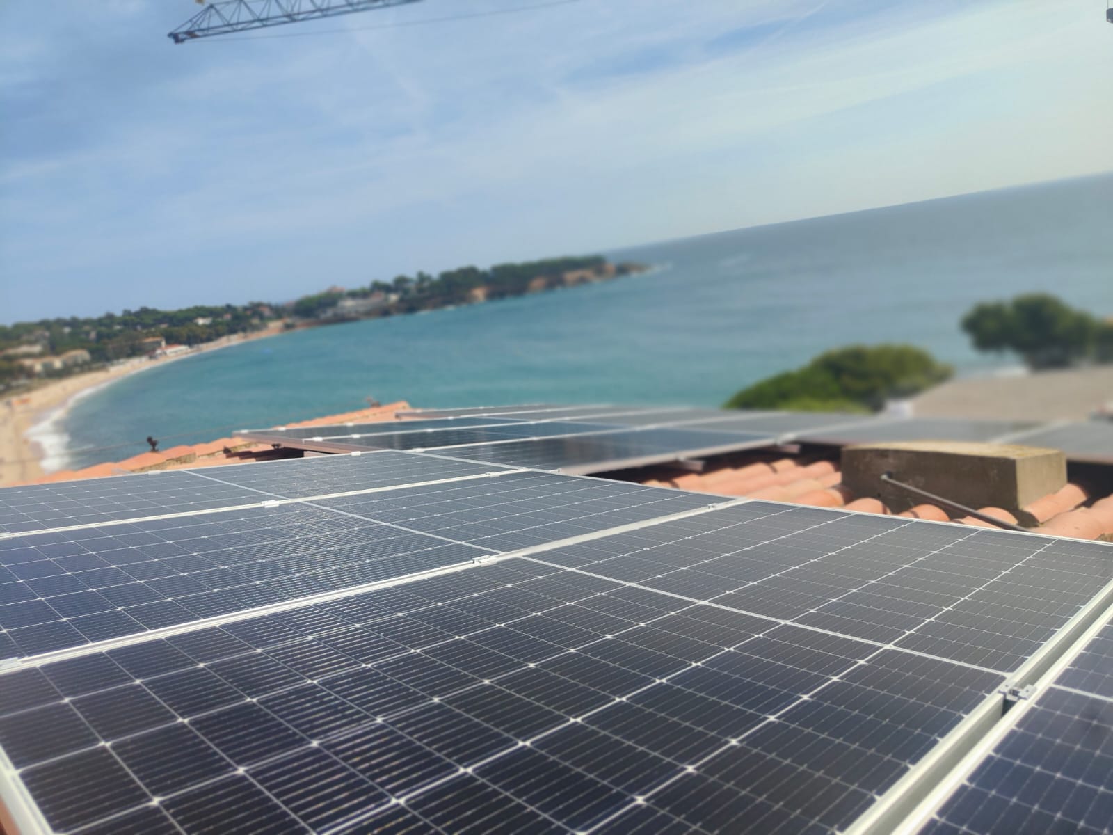 GIRONA 44,4 kWp - 80 x 555W- inversor 40 Kwh - Esol Energy